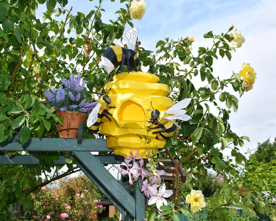 Bee and Hive Structure Papercraft, Lowpoly Papercraft, Fovea ...